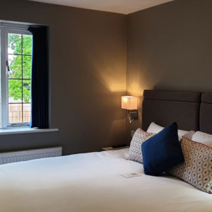 Larger Room - The Thatch Inn, Pub & Rooms, Quedgeley, Gloucester